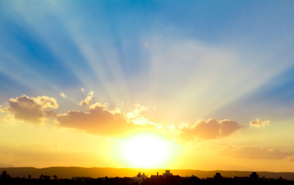 Slunce a atmosféra: Proč se nám Slunce zdá žluté a nebe modré?